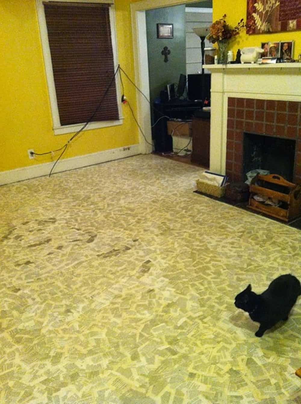 How to Cover Your Floor with Book Pages • Recyclart